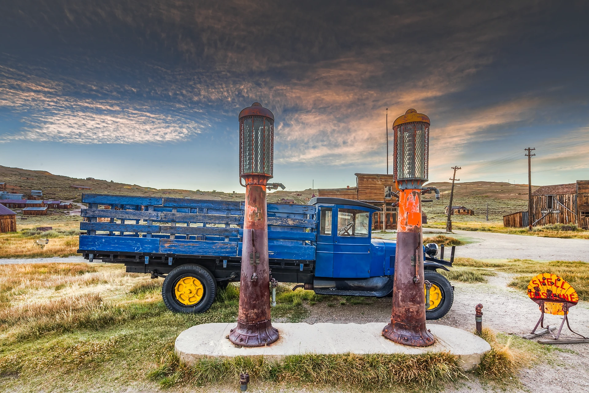 Bodie Ghost Town – Boone Store Shell Station and 1927 Dodge Graham ...